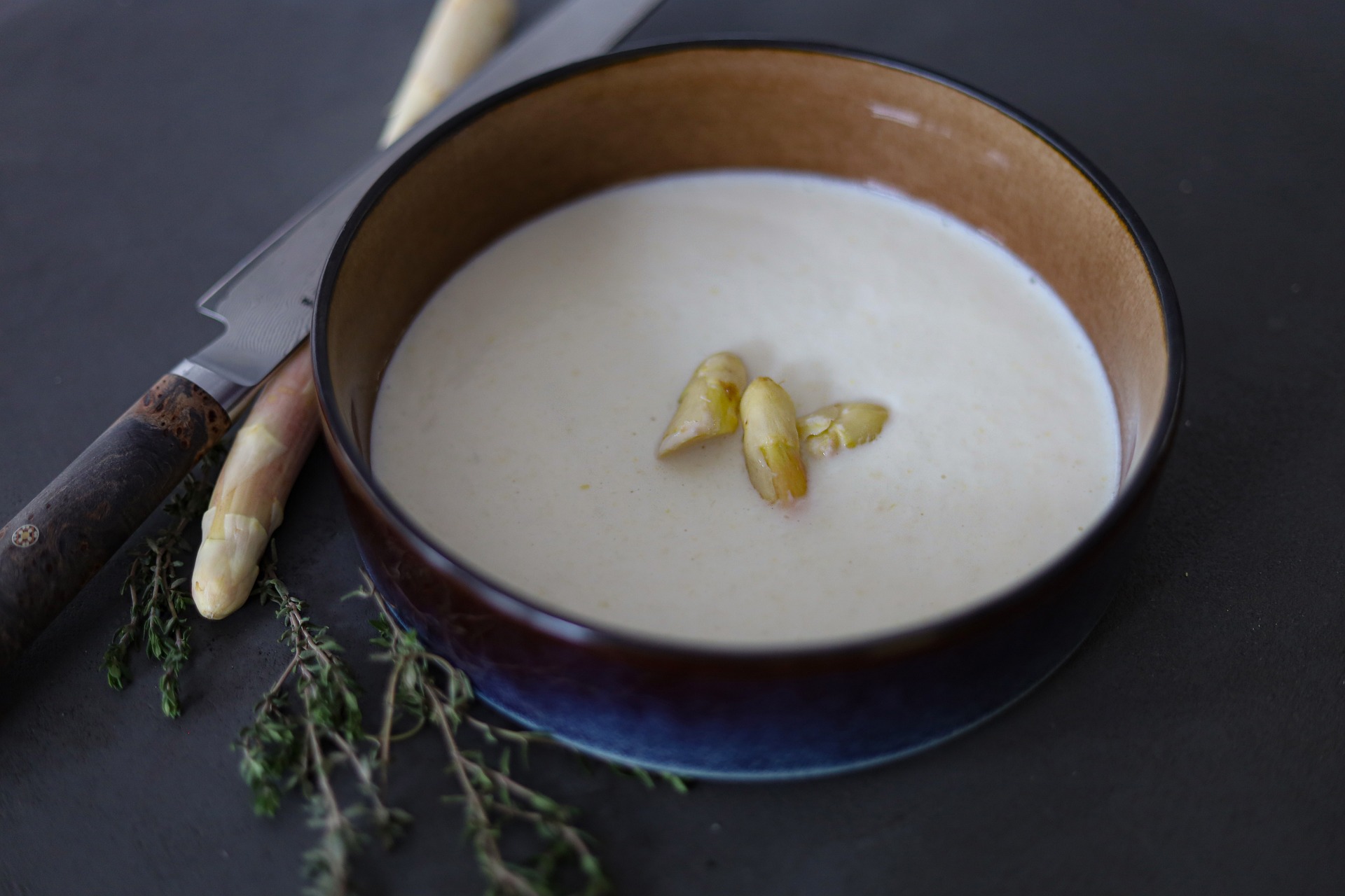 Spargelcremesuppe für Anfänger - Morgentau Spargel stechfrisch vom Feld ...